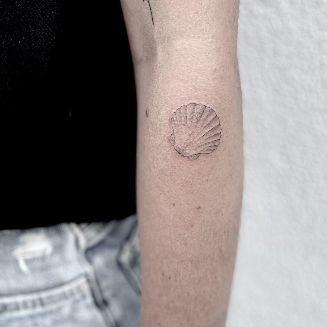 Fine Line Tattoos - The Honorable Society LA